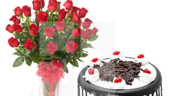 2Lbs Luxury Avari Hotel Cake and Roses | Send Combo Gifts to Lahore